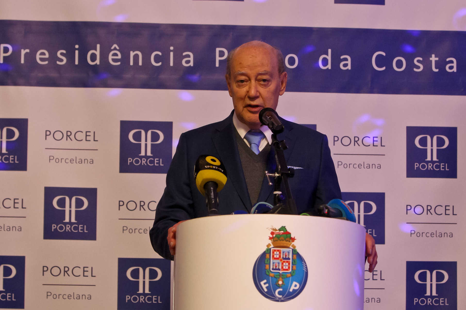 Pinto da Costa assinala quatro décadas à frente do Porto - Rádio ...
